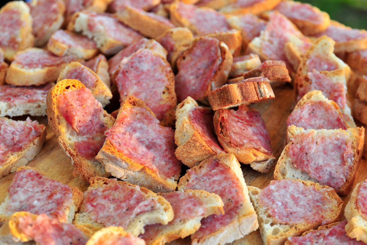 Ciauscolo marchigiano, il salume della tradizione contadina ...